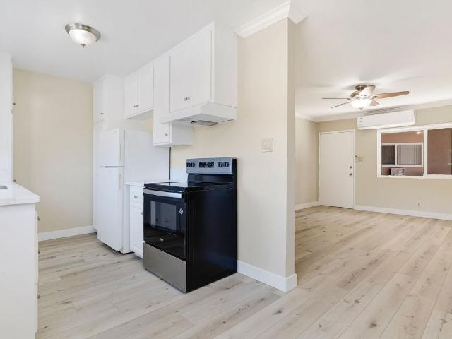 Oak Manor Apartments 1 Bedroom Apartment for Rent at 1690 E Hillcrest Dr, Thousand Oaks, CA 91362