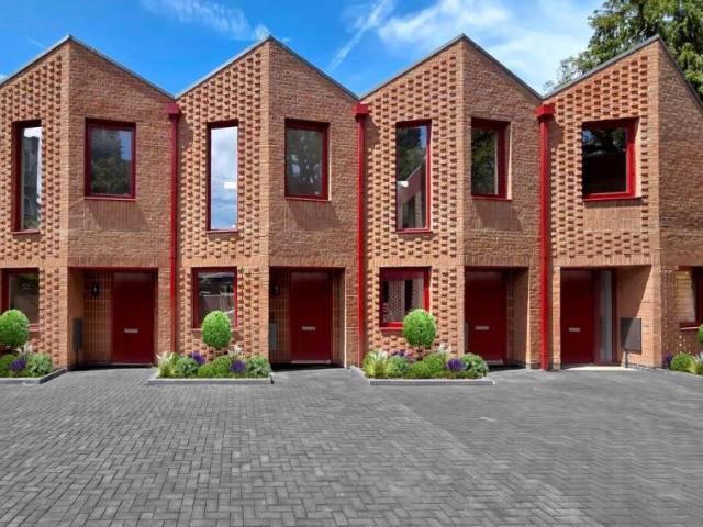 Oak Mews