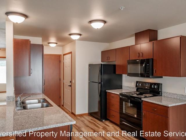 Oak Springs Apartments 2 Bedroom Apartment for Rent at 1933 College St, Philomath, OR 97370