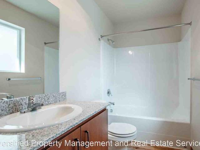 Oak Springs Apartments 2 Bedroom Apartment for Rent at 1933 College St, Philomath, OR 97370