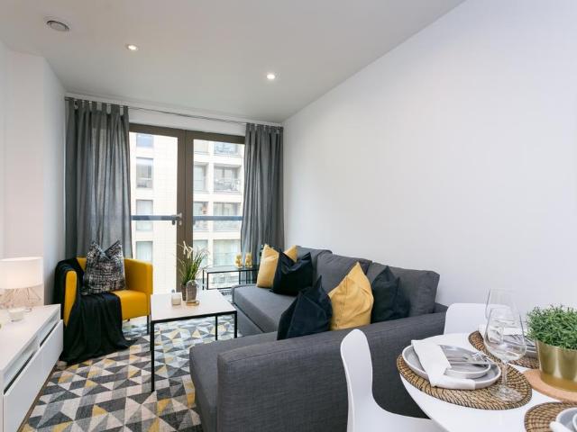 Oak Square London SW9 1 bed apartment to rent £2,100 pcm £485 pw