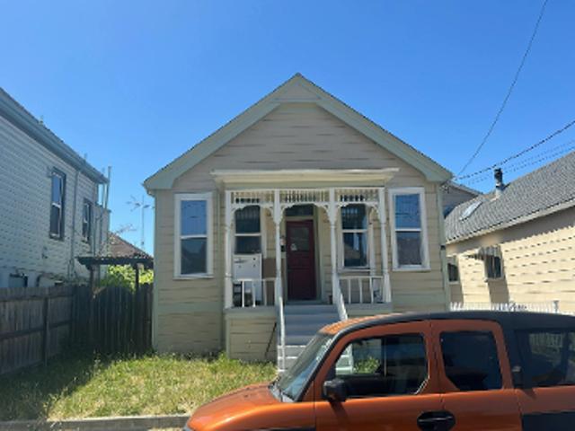 Oak St