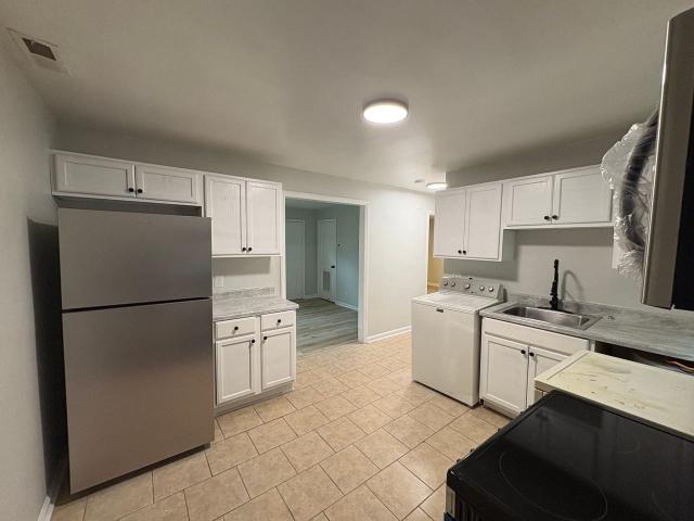 Oak St. 2 Bedroom Apartment for Rent at 803 Oak St, Greensboro, NC 27403 Glenwood