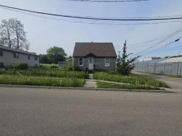 Oak St