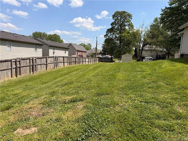 Oak St, Sellersburg, IN 47172