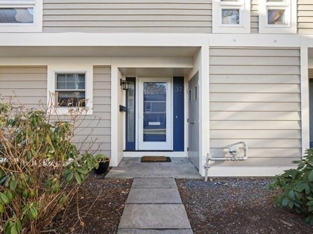 Oak St Unit,wellesley, Condo For Sale