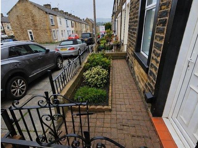 Oak Street, Burnley BB12, 2 bed terraced house to rent, £800 pcm | PrimeLocation