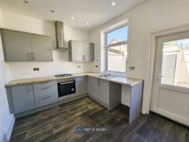Oak Street, Burnley BB12, 2 bed terraced house to rent, £800 pcm | PrimeLocation