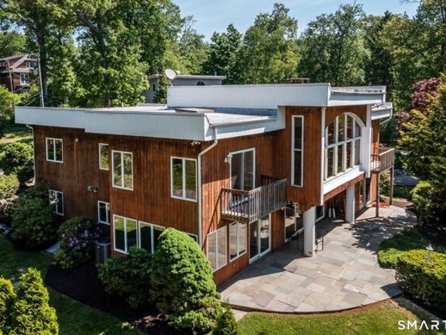 Oak Point Clb, New Milford, Home For Sale