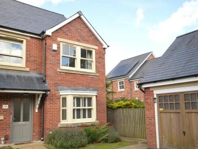 Oak Park Terrace, Leeds, 4 Bedroom Terraced