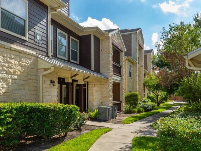 Oak Park Trails 3 Bedroom Apartment for Rent at 2005 S Mason Rd, Katy, TX 77450