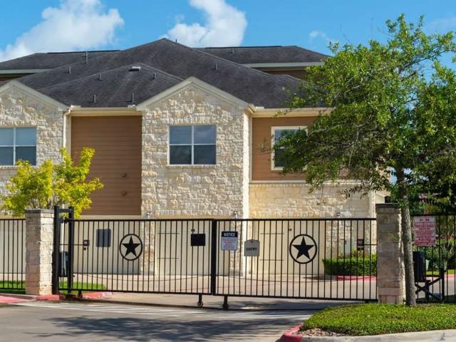 Oak Park Trails 3 Bedroom Apartment for Rent at 2005 S Mason Rd, Katy, TX 77450