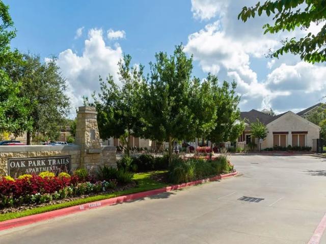 Oak Park Trails 1 Bedroom Apartment for Rent at 2005 S Mason Rd, Katy, TX 77450