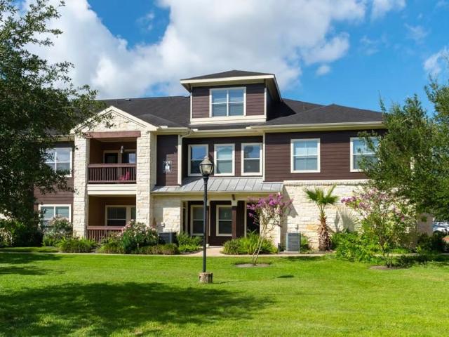 Oak Park Trails 2 Bedroom Apartment for Rent at 2005 S Mason Rd, Katy, TX 77450