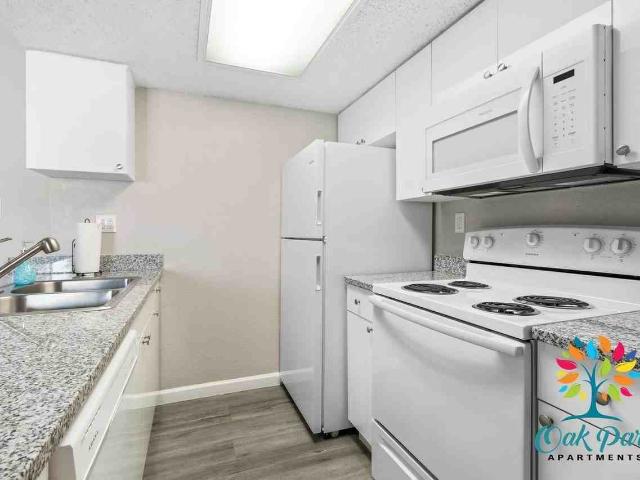 Oak Park Apartments 1 Bedroom Apartment for Rent at 2019 5th St W, Samoset, FL 34205 Samoset