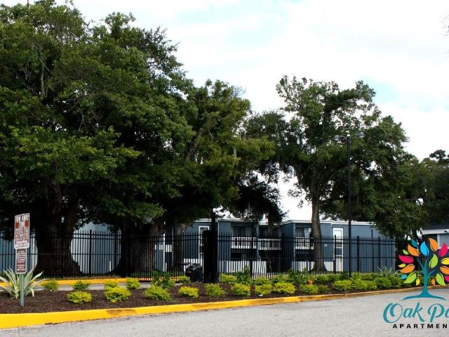 Oak Park Apartments 1 Bedroom Apartment for Rent at 2019 5th St W, Samoset, FL 34205 Samoset