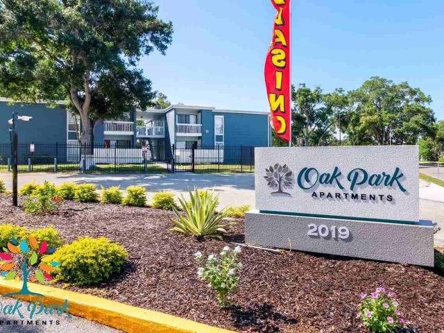 Oak Park Apartments 2 Bedroom Apartment for Rent at 2019 5th St W, Samoset, FL 34205 Samoset