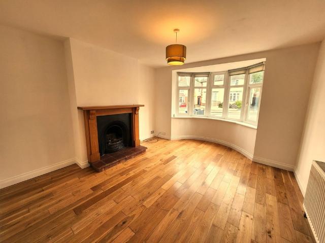 Oak Park Road, Stourbridge, DY8 5YJ