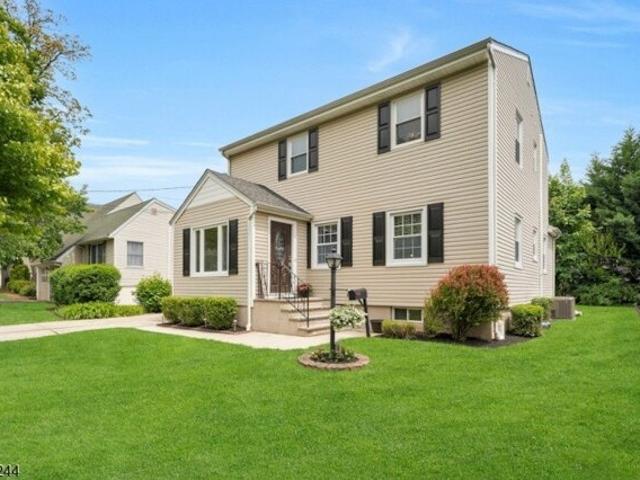 Oak Pl, Hawthorne, Home For Sale