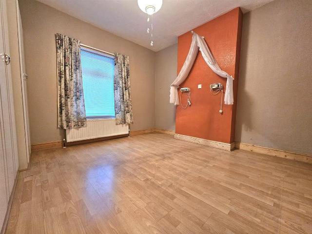 Oak Road, West Bromwich B70, 4 bed terraced house to rent, £1,500 pcm | PrimeLocation