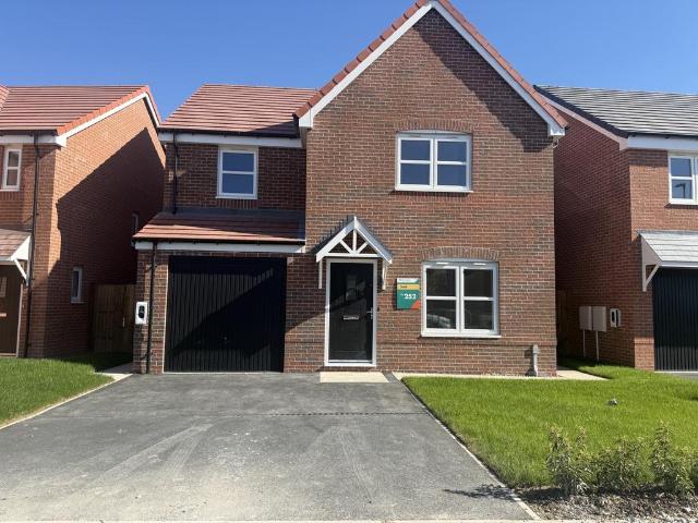 Oak Road, Deeside, CH5 4 bed house to rent £1,550 pcm £358 pw
