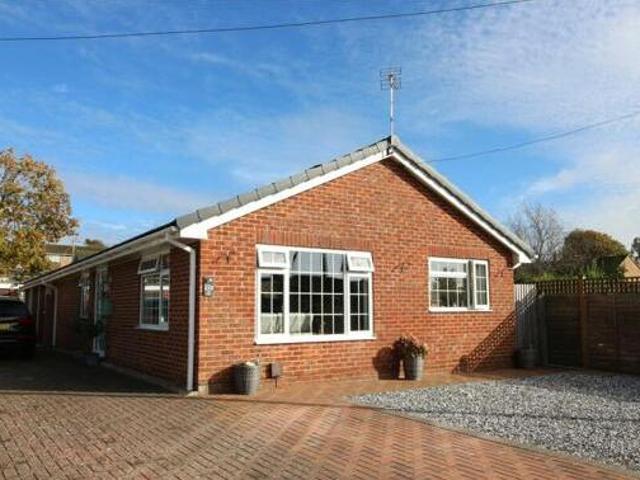 Oak Road, New Milton, 4 Bedroom Bungalow
