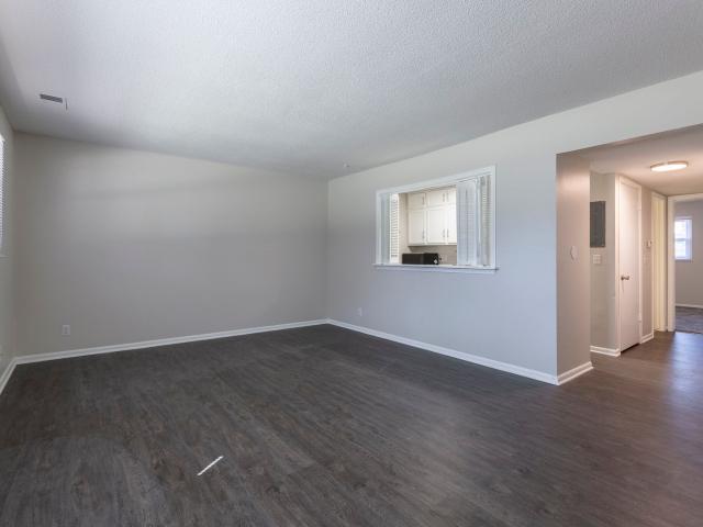 Oak Ridge Apartments in Millard