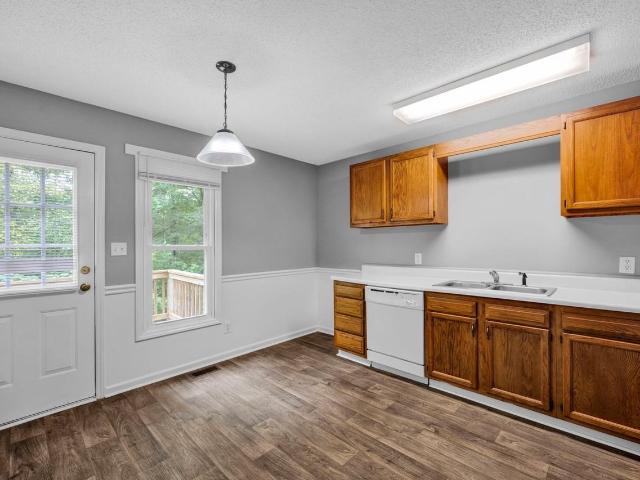 Oak Ridge Duplexes 2 Bedroom Apartment for Rent at White Oak Ln, Kannapolis, NC 28083