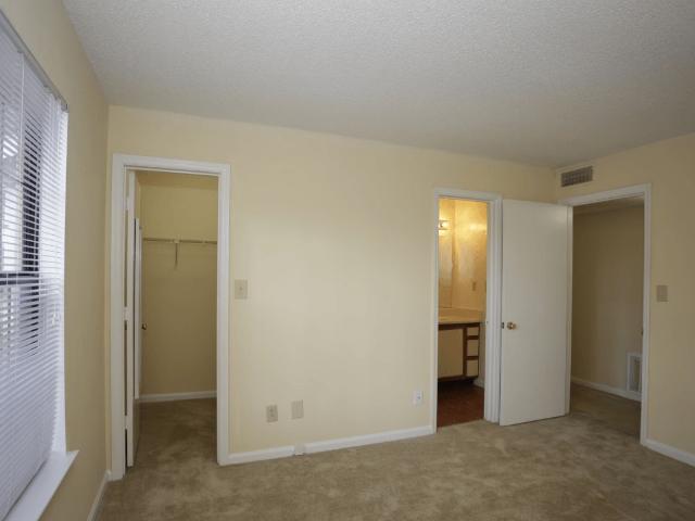 Oak Ridge Trace I Apartments Located in Morrow, GA 1 Bedroom Apartment for Rent at 100 Claridge Park Dr, Morrow, GA 30260