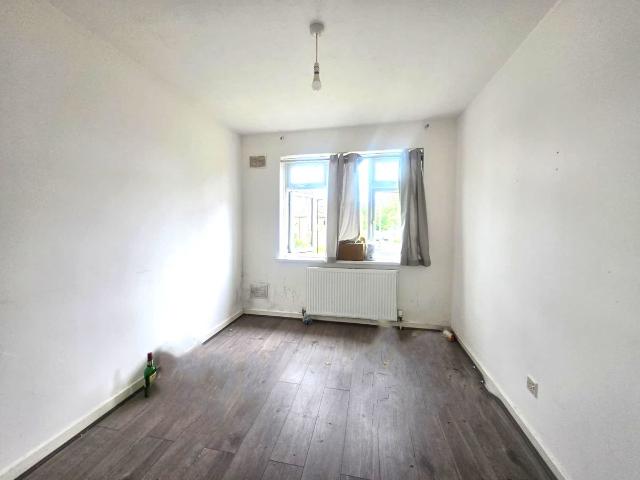 Oak Way, Feltham, Middlesex TW14, 2 bed semi detached house to rent, £1,800 pcm | PrimeLocation