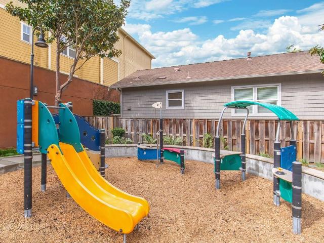 Oak Walk 1 Bedroom Apartment for Rent at 4098 San Pablo Ave, Emeryville, CA 94608