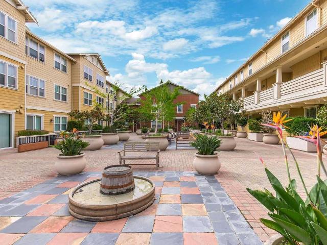 Oak Walk 2 Bedroom Apartment for Rent at 4098 San Pablo Ave, Emeryville, CA 94608