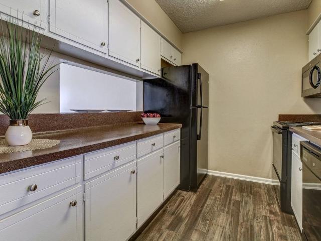 Oak Terrace 1 Bedroom Apartment for Rent at 9203 W Interstate 10, San Antonio, TX 78230 Vance Jackson