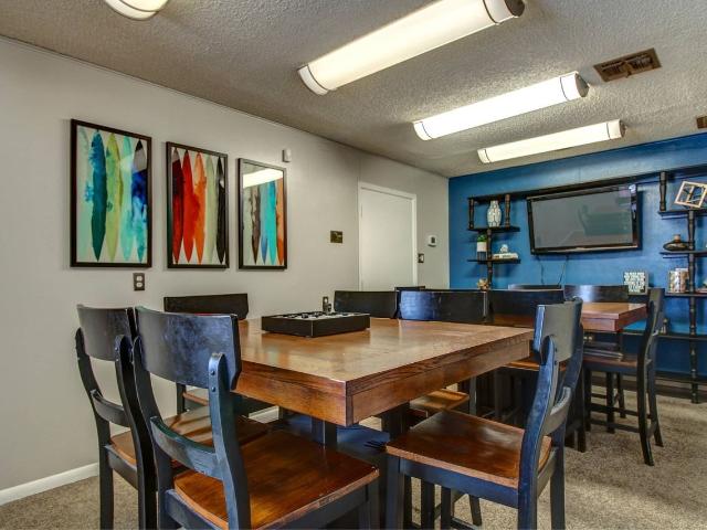 Oak Terrace Studio Apartment for Rent at 9203 W Interstate 10, San Antonio, TX 78230 Vance Jackson