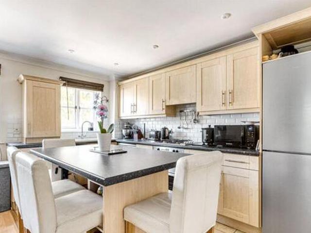 Oak Tree Court, Lyham Road, 2 Bedroom Flat