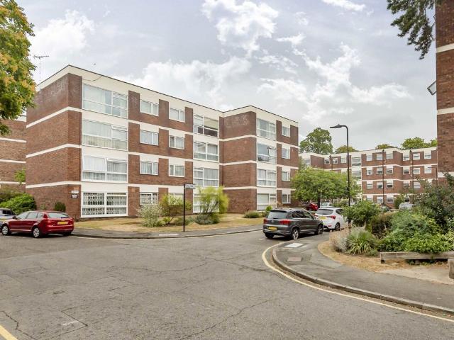 Oak Tree Close, Ealing W5, 2 bed flat to rent, £2,175 pcm | PrimeLocation
