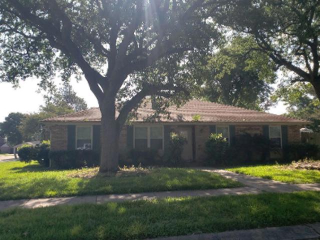 Oak Tree Dr