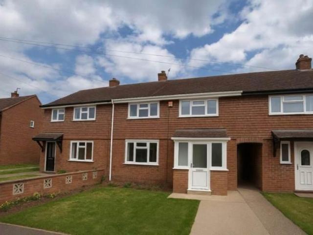 Oak Tree Dr, Guildford, GU1 3 bed house to rent £2,195 pcm £507 pw