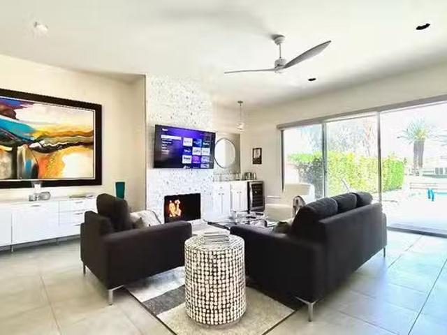 Oak Tree Drive
