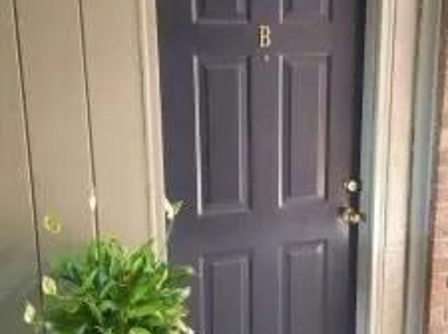 Oak Tree Farms 2 Bedroom Apartment for Rent at 2101 Pin Oak DriveLeasing Office, Hopkinsville, KY 42240