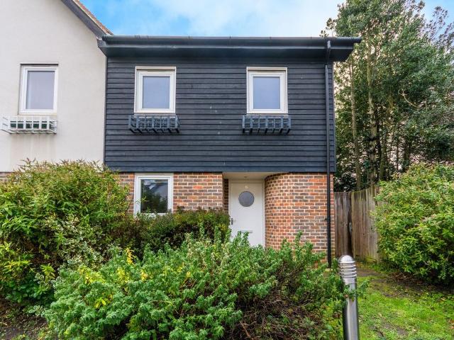 Oak Tree Gardens, Guildford GU1, 3 bed semi detached house to rent, £2,800 pcm | PrimeLocation