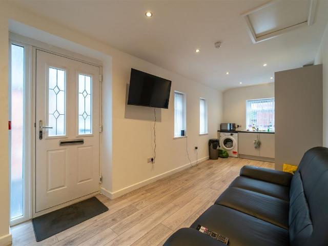 Oak Tree Lane, Birmingham B29, 3 bed shared accommodation to rent, £758 pcm | PrimeLocation