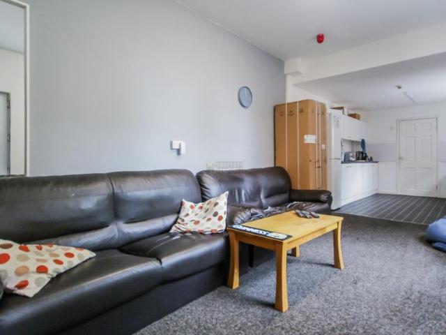 Oak Tree Lane, Birmingham B29 6 bed semi detached house to rent £2,994 pcm £691 pw