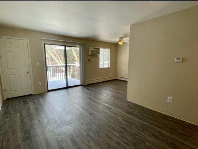 Oak Valley Apartments 1 Bedroom Apartment for Rent at 2935 Oak Valley Ave Sw, Wyoming, MI 49519