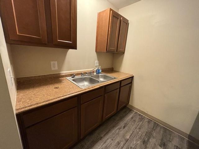 Oak Valley Apartments 2 Bedroom Apartment for Rent at 2935 Oak Valley Ave Sw, Wyoming, MI 49519