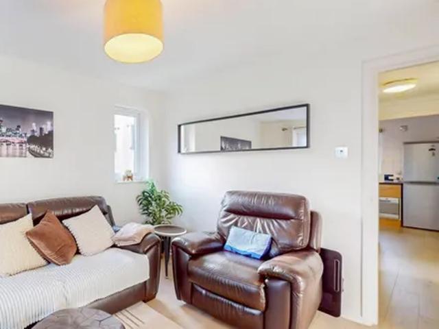 Oakapple Court, London, SE12 0UE, United Kingdom | 1 bed apartment for rent #167447756 | Rentberry
