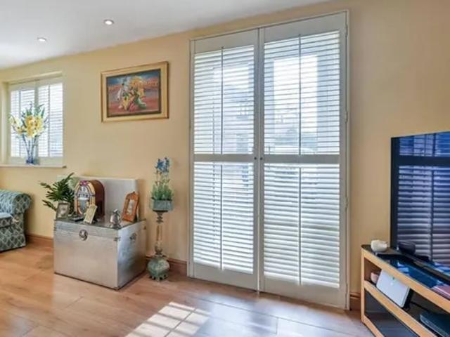 Oakapple Court, London, SE12 0UE, United Kingdom | 2 bed apartment for rent #139070743 | Rentberry
