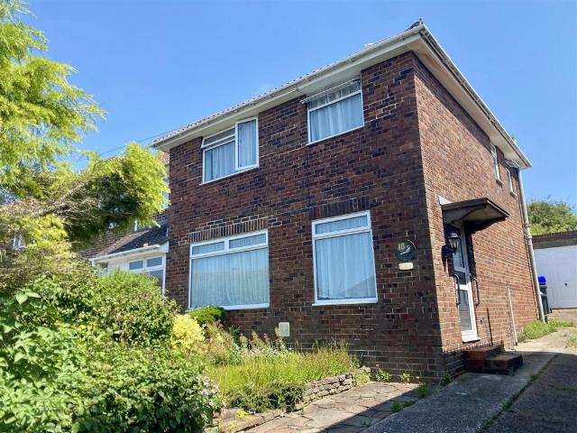 Oakapple Road, Southwick, Brighton 3 bed semi detached house to rent £1,950 pcm £450 pw