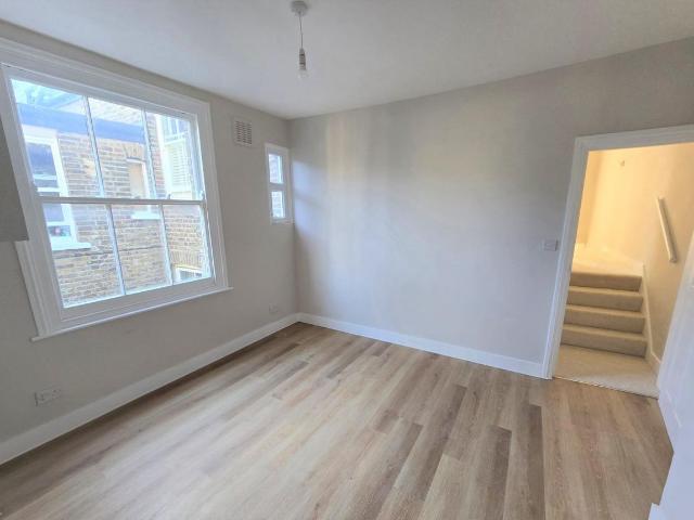 Oakbank Grove, Herne Hill, London SE24, 2 bed flat to rent, £2,400 pcm | PrimeLocation