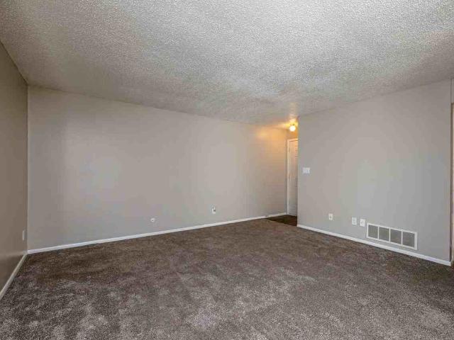 Oakbrook Terrace Apartments 3 Bedroom Apartment for Rent at 3211 Sw Twilight Ct, Topeka, KS 66614